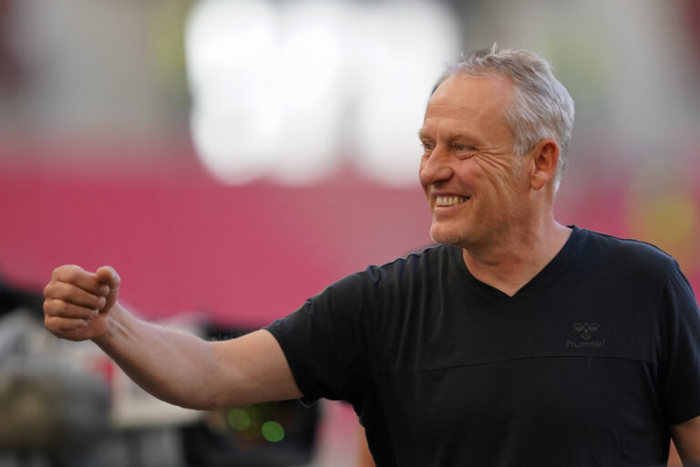 11 años y algo más: SC Freiburg renueva a técnico Christian Streich ...