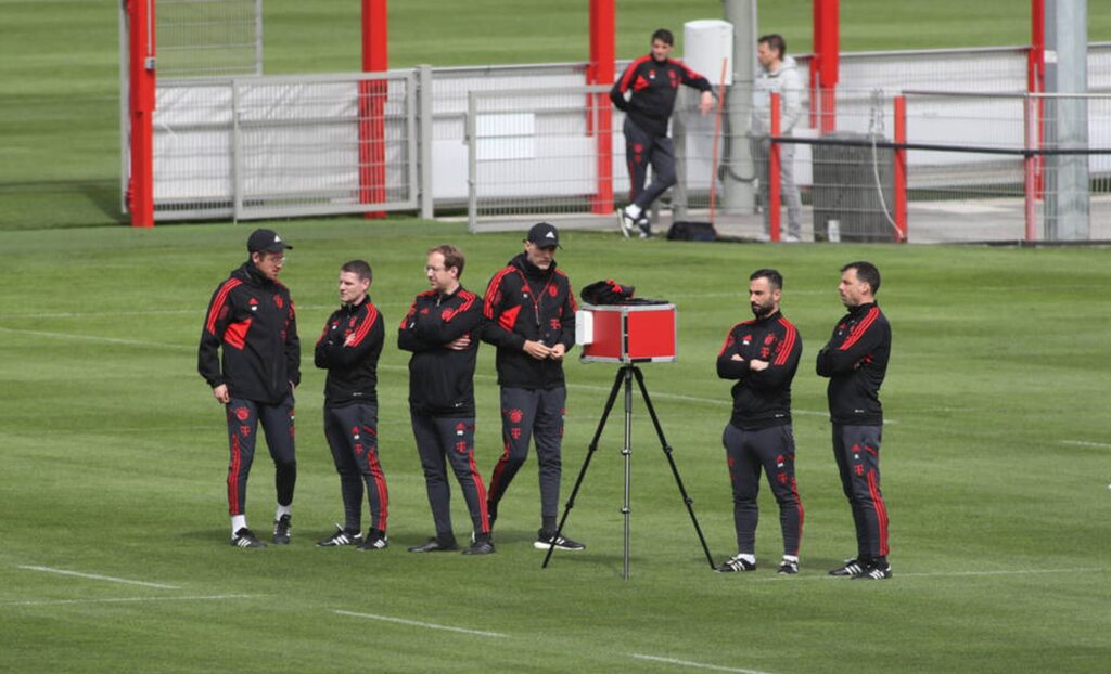 FC Bayern München reestructura su equipo de ojeadores con los ...